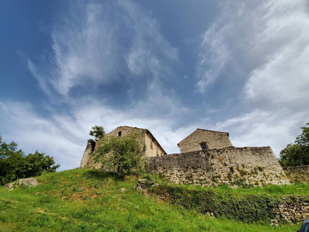 Hum, Croatia : The smallest village in the world – emily & entropy